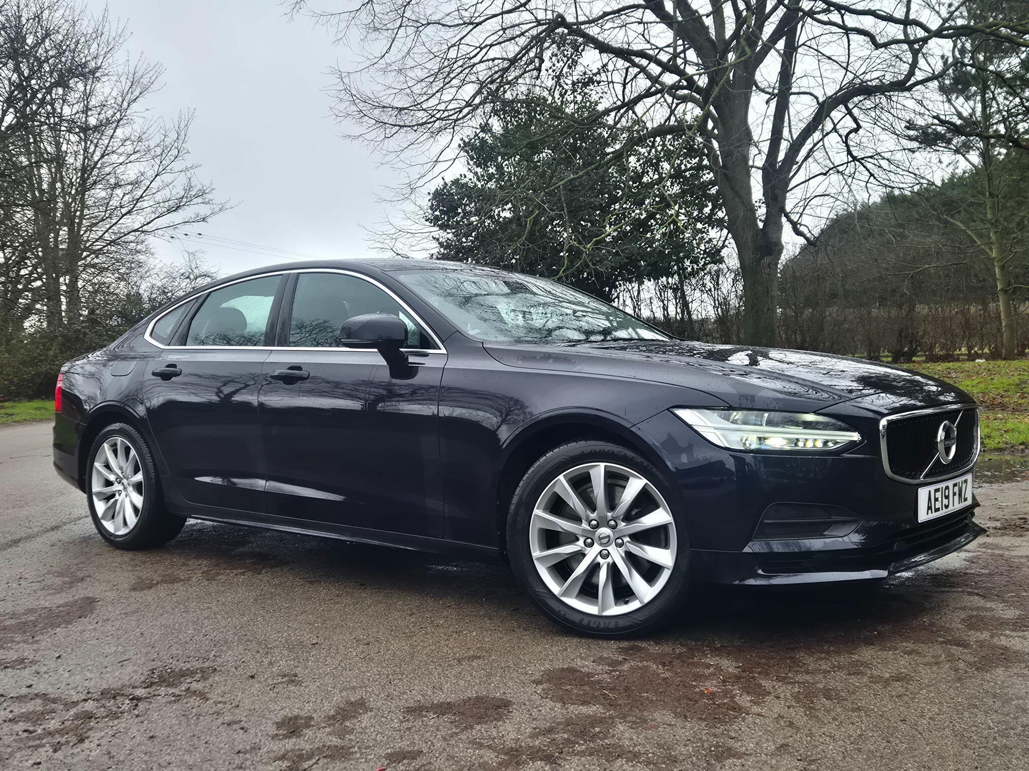 Used 2019 Volvo S90 2.0 T4 Momentum Plus Auto Euro 6 (s/s) 4dr for sale ...