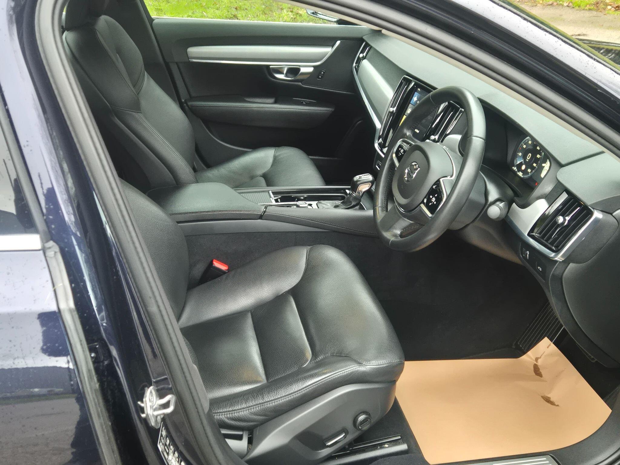 Used 2019 Volvo S90 2.0 T4 Momentum Plus Auto Euro 6 (s/s) 4dr for sale ...